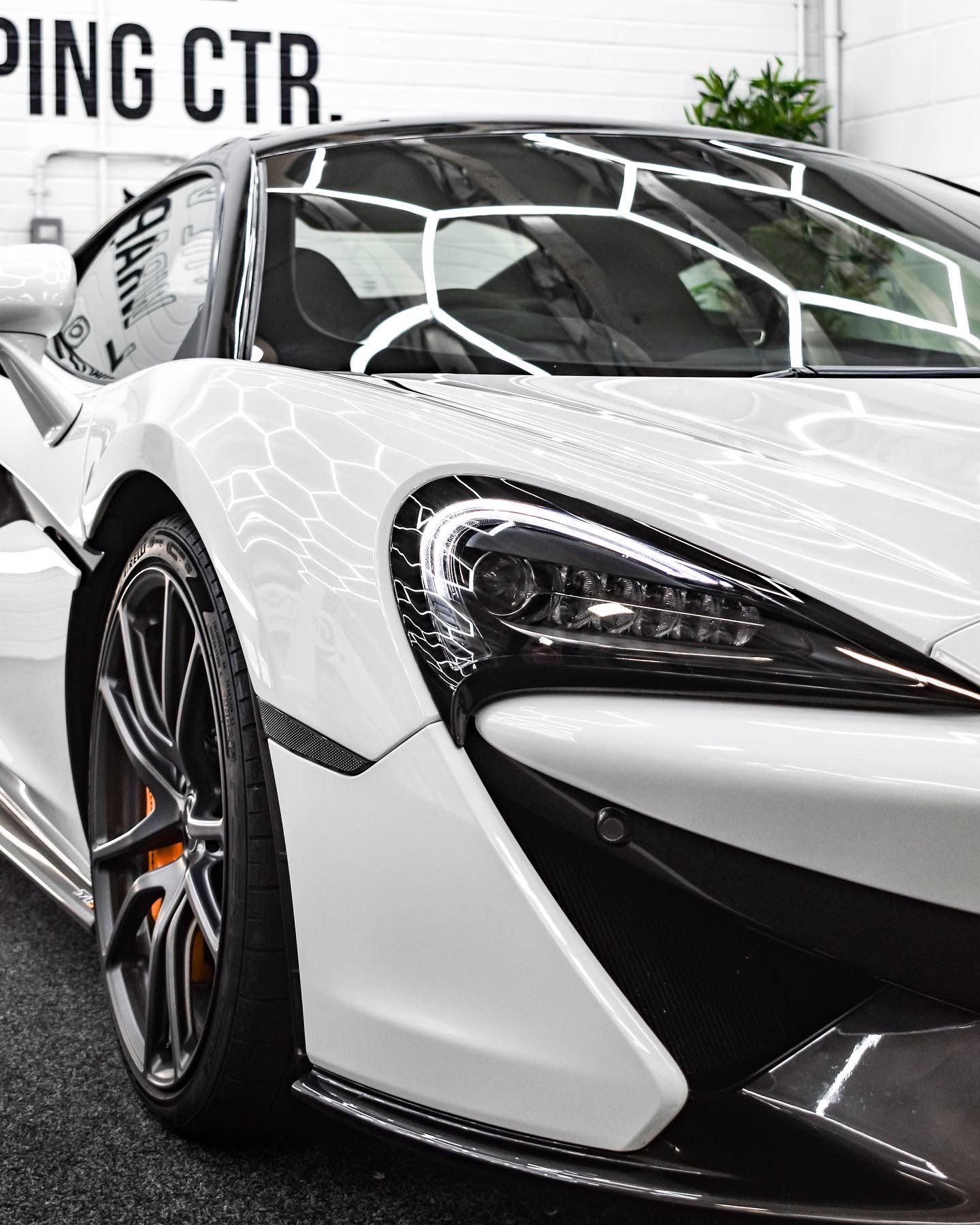 Mclaren 570s - Gloss Black Roof Wrap - Personal Wrapping Project