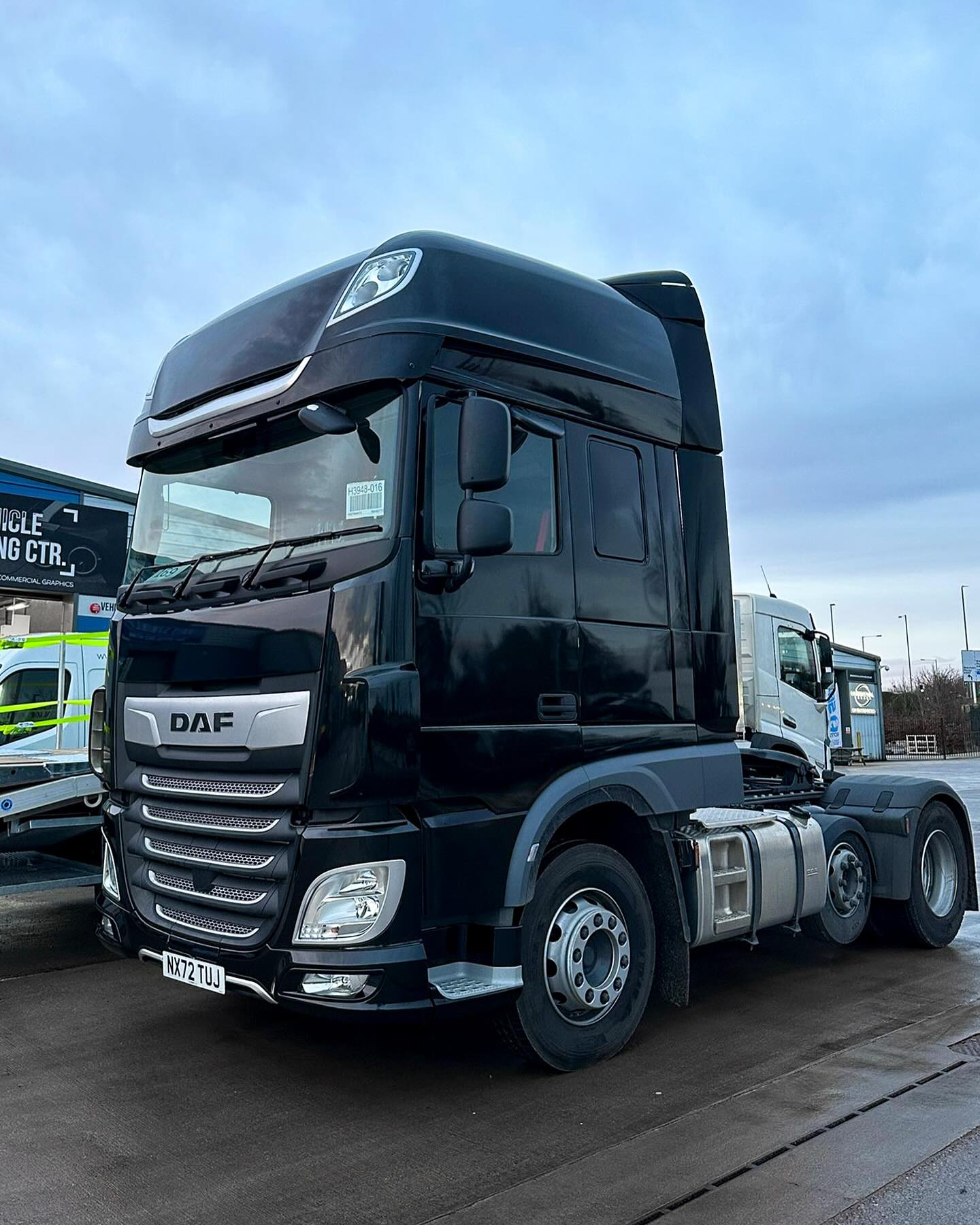 DAF XF - Gloss Black - Commercial Project