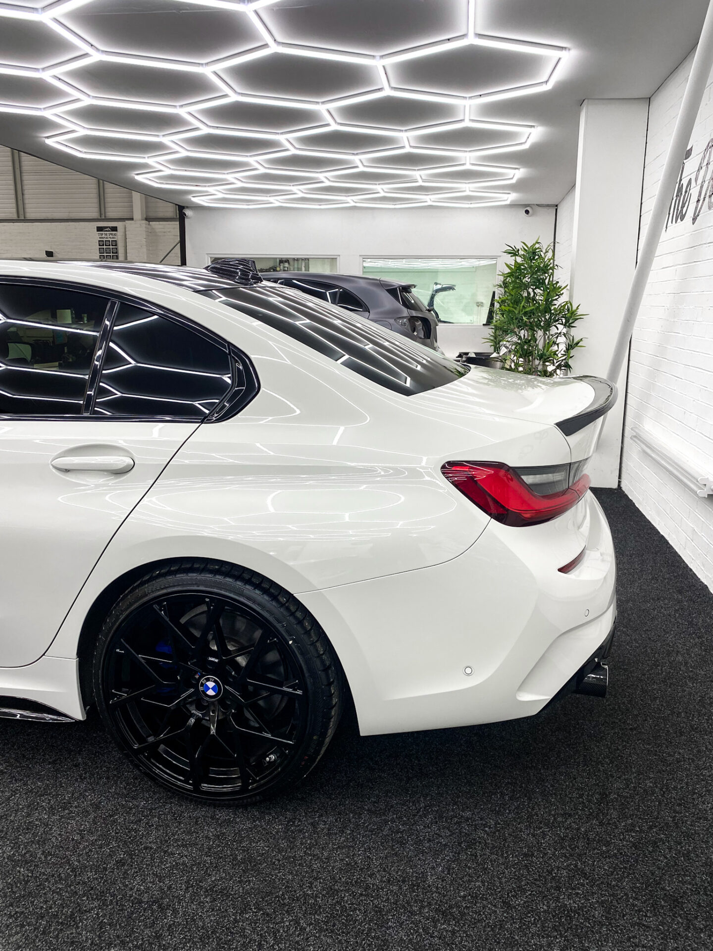 BMW 3 Series - Gloss Carbon Fibre Roof Wrap - Personal Wrapping Project