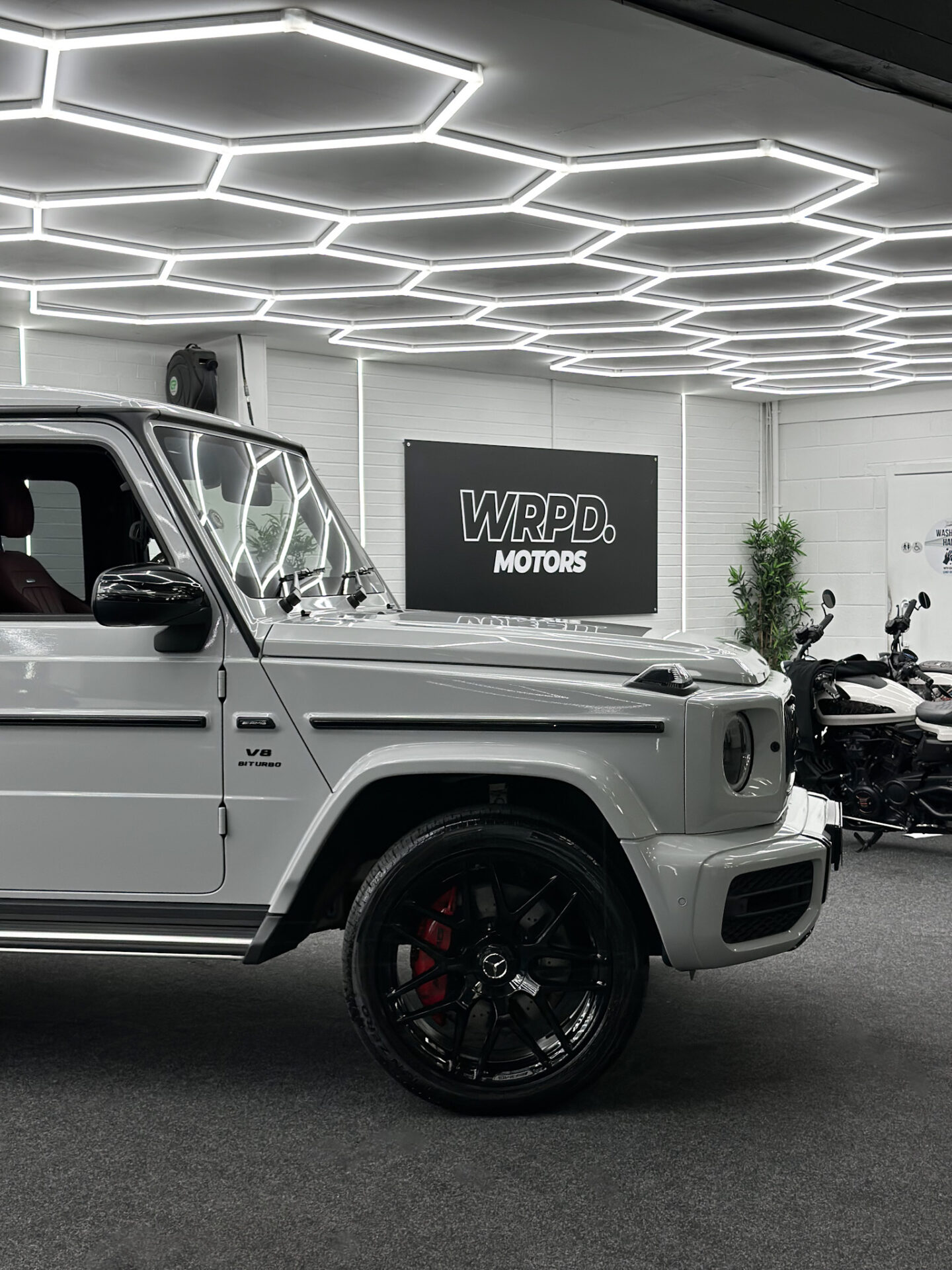Mercedes-Benz G Wagon - Gloss Light Grey - Personal Wrapping Project