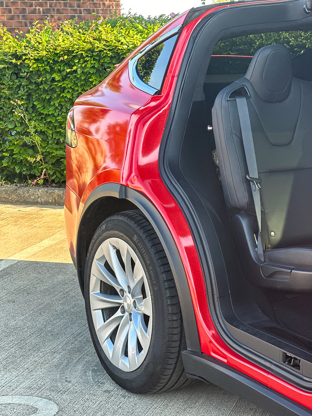 Tesla Model X - Luscious Lips - Personal Wrapping Project